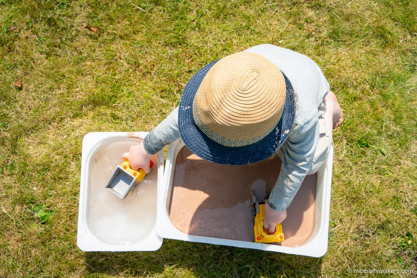 How to Make Play Mud (with printable instructions) - Two Crafty Makers